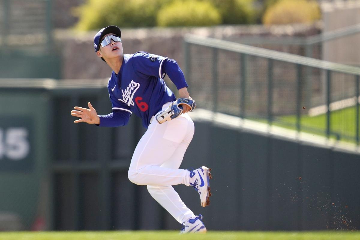 Hye-seong Kim from LA Dodgers stages a smooth debut | The DONG-A ILBO