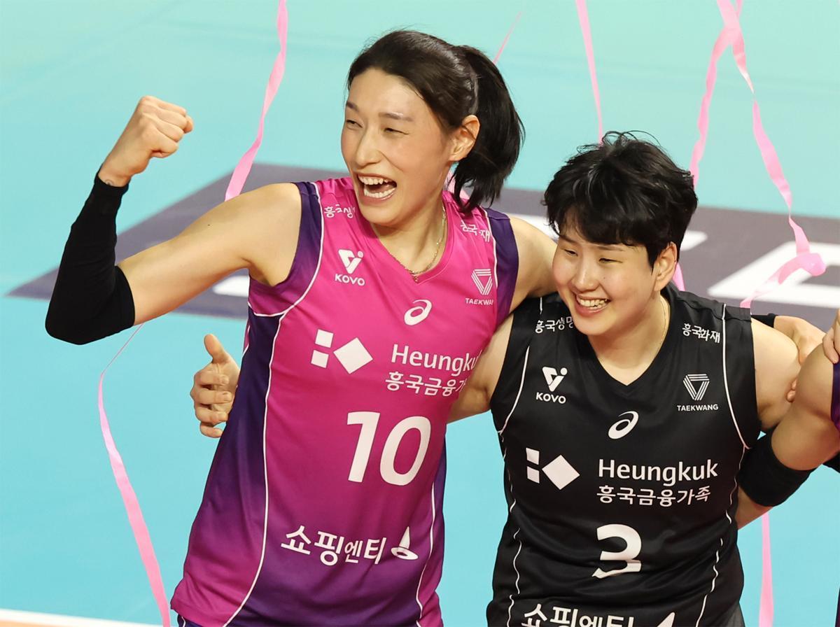 Kim Yeon-koung one step away from championship farewell | The DONG-A ILBO