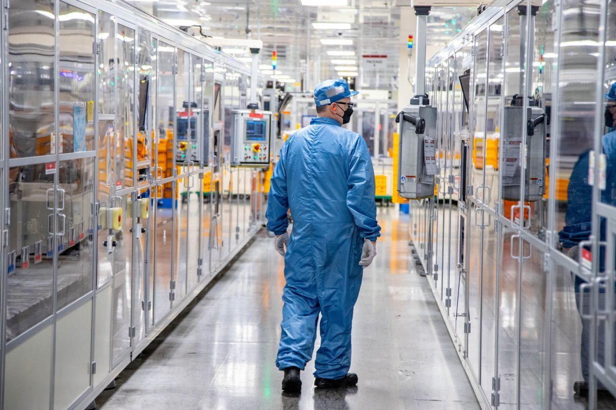 LG Energy signs cylindrical battery deal with Chery | The DONG-A ILBO