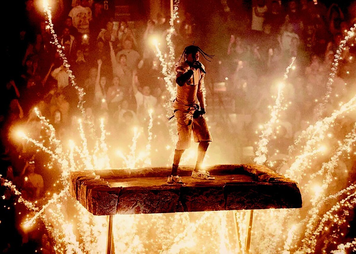 Travis Scott delivers high-energy show to 48,000 fans | The DONG-A ILBO