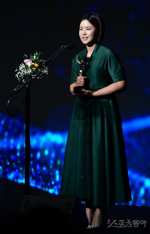 ‘KLPGA 2년 연속 인기상’ 임희정, “자긍심과 함께 책임감 느낀다”｜스포츠동아