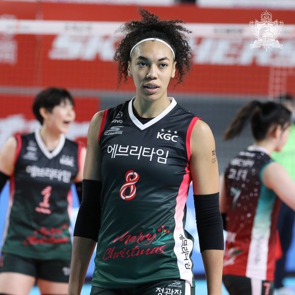 KGC인삼공사의 엘리자벳 ‘몰빵 배구’? 공격이 안 되면 수비로 돕는다!｜스포츠동아