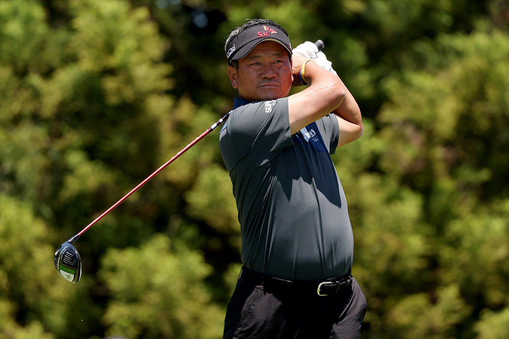 `KPGA 최고령 우승` 최경주, 세계랭킹 `1713계단 점프`｜스포츠동아