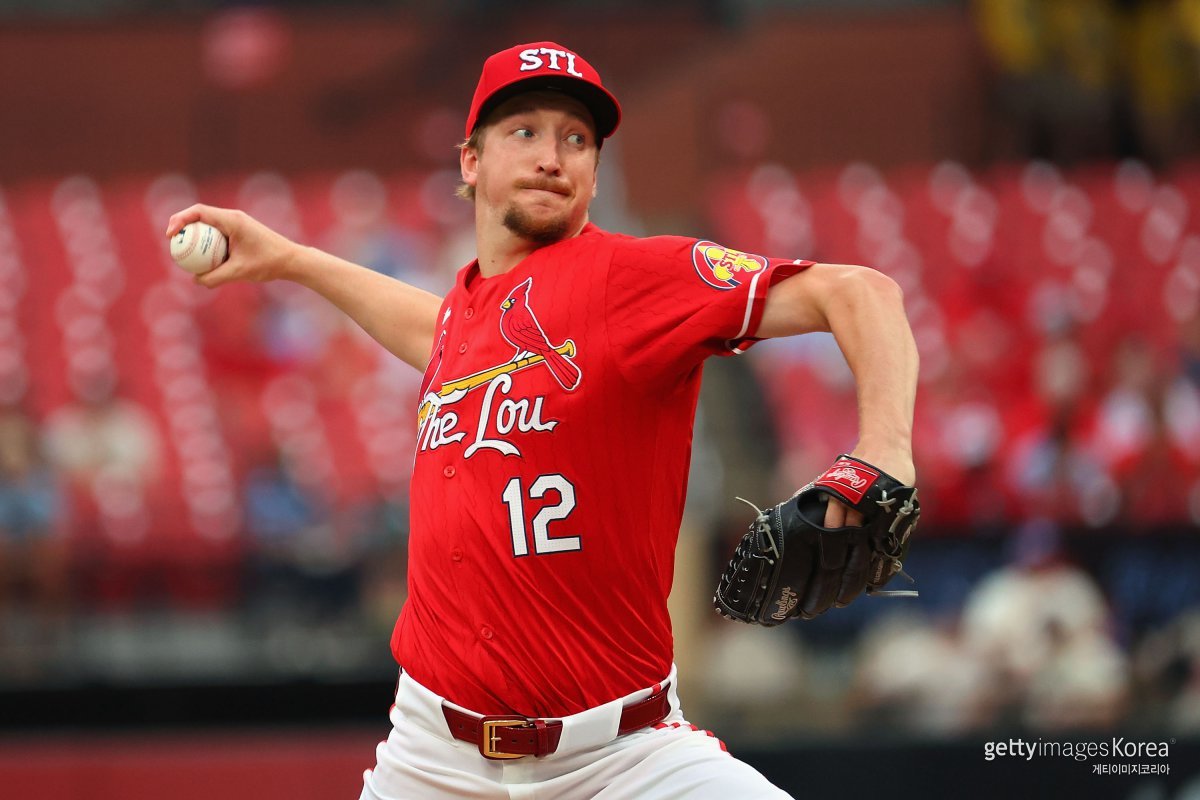 `부진 잊어` 페디, STL 이적 후 첫 승 `계속되는 신화`｜스포츠동아