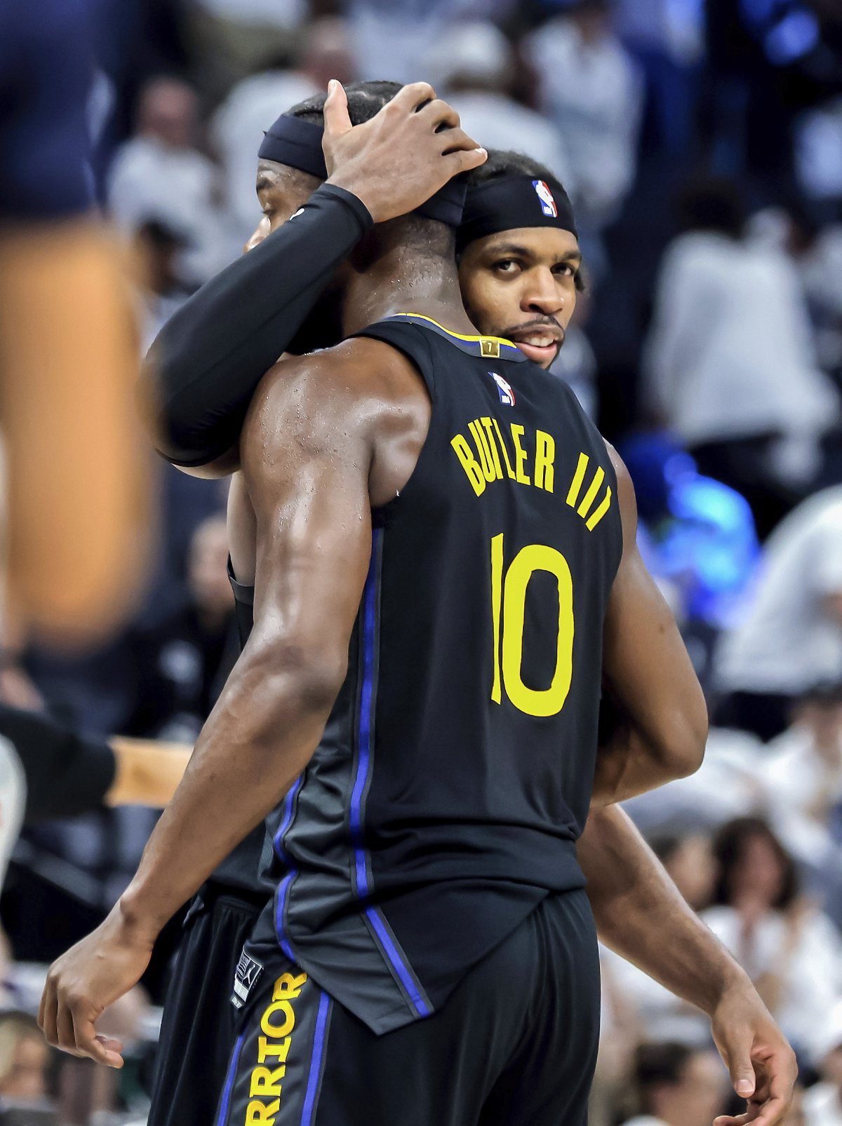 허벅지 부상 커리 대신 공격 책임진 버디 힐드 앞세운 골든스테이트 NBA PO 2R 1차전 승리! 두 시리즈 연속 업셋 도전｜스포츠동아