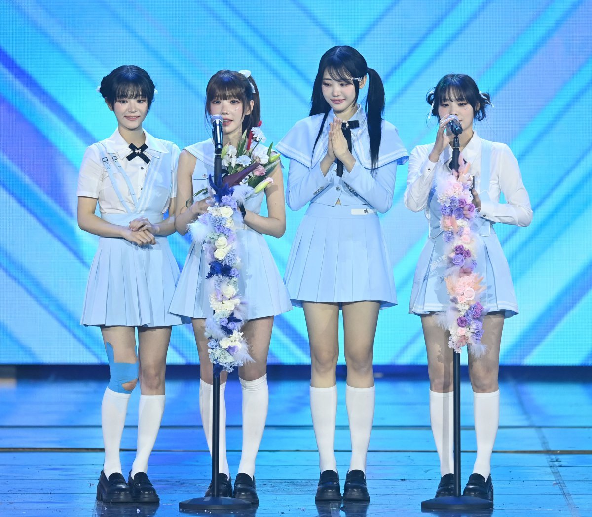 QWER, 미니 3집 타임 테이블 오픈｜스포츠동아