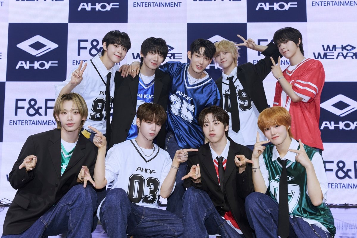 아홉(AHOF) “데뷔의 꿈 이뤄 행복, 목표는 음원 차트 1위-신인상”｜스포츠동아