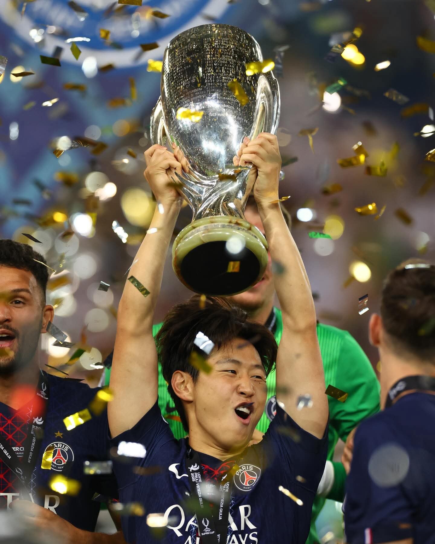 [사커토픽] 이강인 향한 아스널 접근에 ‘선발 기용’으로 대응한 PSG, 입지 줄어든 황희찬 향한 크리스탈 팰리스의 임대 검토…EPL 이적시장 시계는 계속 돈다｜스포츠동아