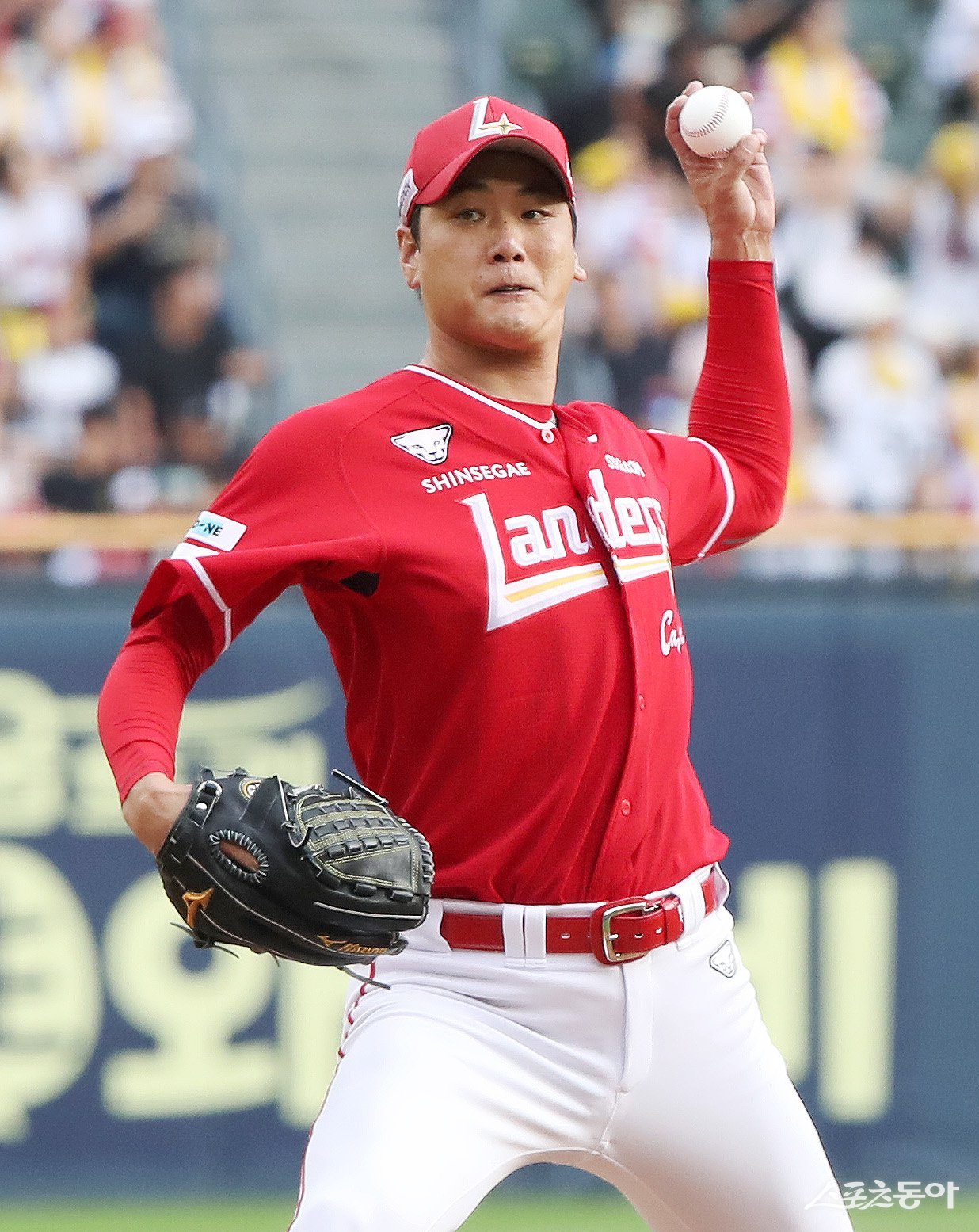 역대 최소경기·최소이닝 2000K! SSG 김광현, 역대 3번째 대기록 달성 주인공으로｜스포츠동아